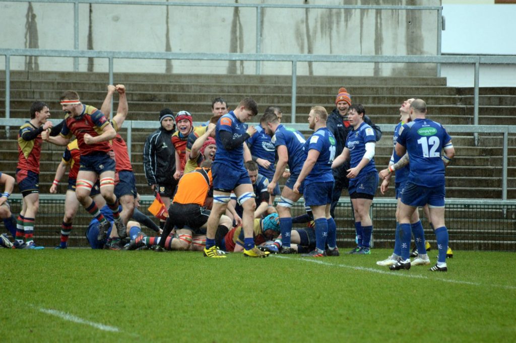SHOTS LIVE !!!!!!!!!!!!!! Towns Cup Final Ballyclare & Portadown RFC